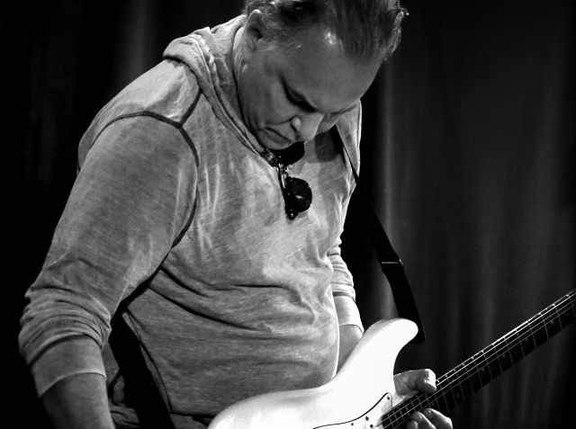 So Far So Good - Peter Veteska and Blues Train - Folk and Tumble